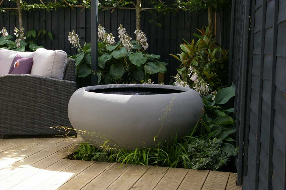 Urbis Poppy Bowl Water Feature - Contemporary - Landscape - Sussex - by ...