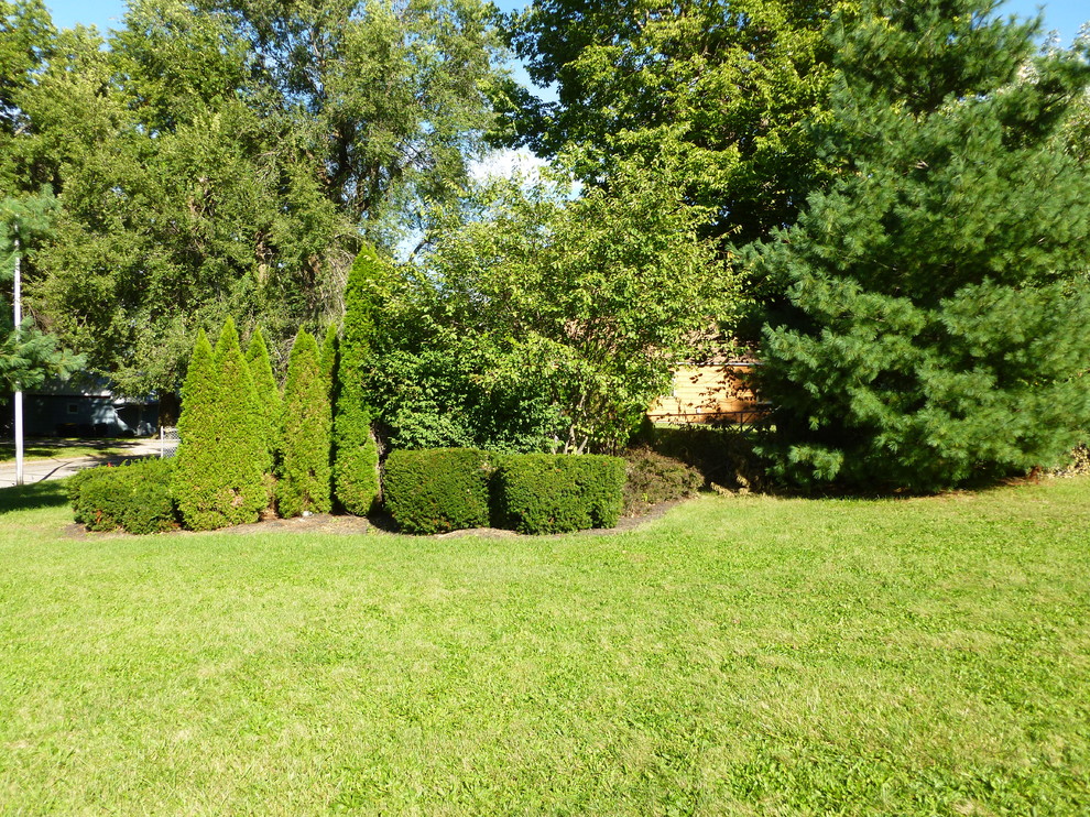 Utility Screening - Transitional - Landscape - Kansas City - by Richard ...