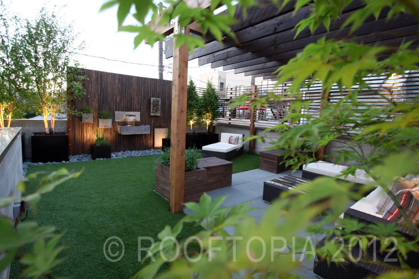 Wicker Park Garage Rooftop - Modern Living - Moderne - Jardin - Chicago - par Rooftopia, LLC | Houzz