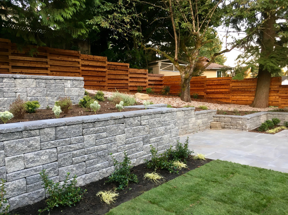 Wide perspective, descending view of slope - Modern - Landscape ...