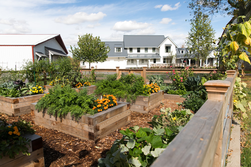 Wisconsin Farmhouse - Farmhouse - Landscape - Milwaukee - by DeBaker ...