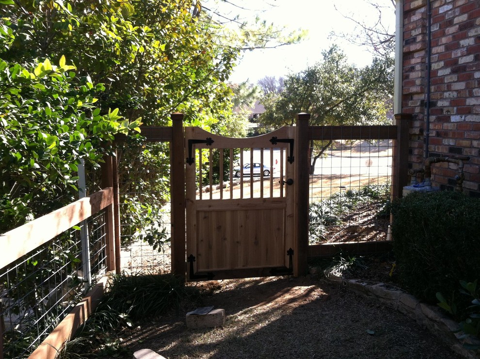 Wood Fences - Traditional - Garden - Dallas - by Buzz Custom Fence ...
