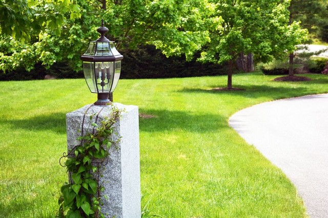 Woodbury Gray Custom Granite Lamp Post - Montagne - Jardin - Boston ...