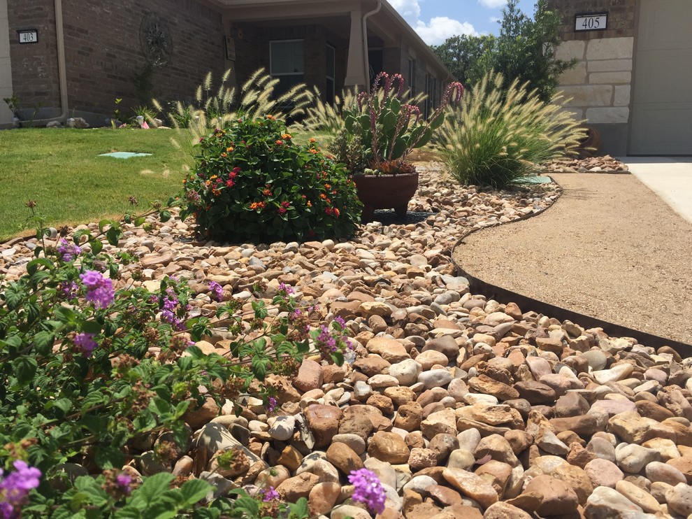 Xeriscape w/ decomposed granite driveway extension - Landscape - Austin ...