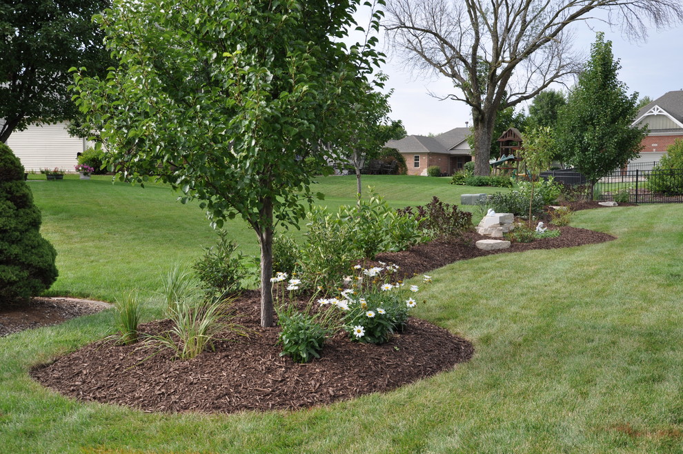 Yorkville - Landscaping Berm - Traditional - Landscape - Chicago - by ...