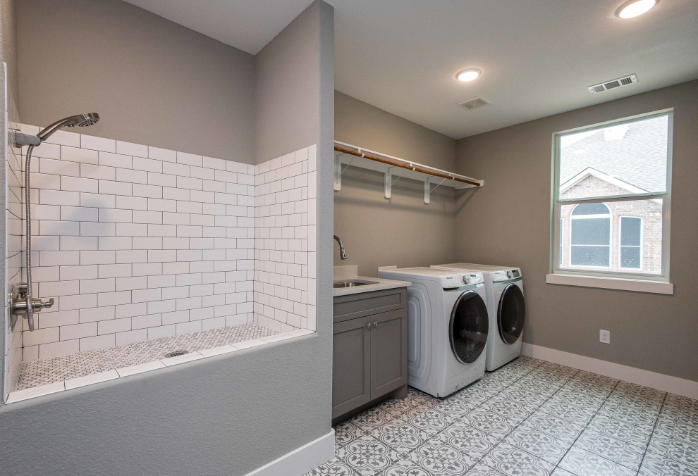 Bartholomew Rebuild - Laundry Room - Dallas - by Grossman Design Build ...