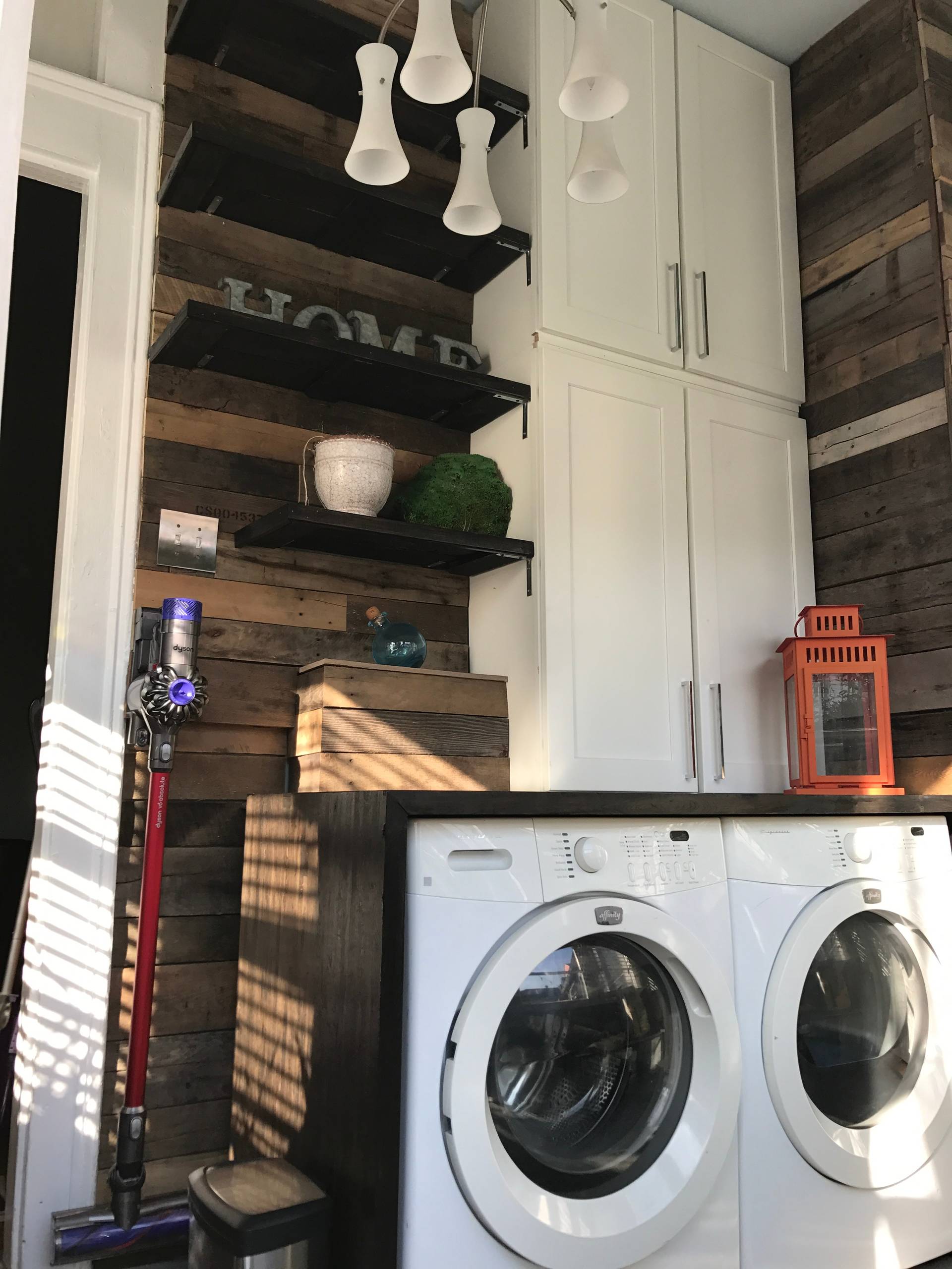 Pallet Laundry Room