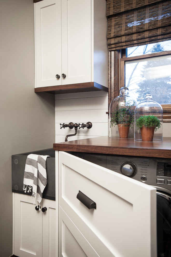Snell - Rustic - Laundry Room - Detroit - by Dayna Flory Interiors | Houzz