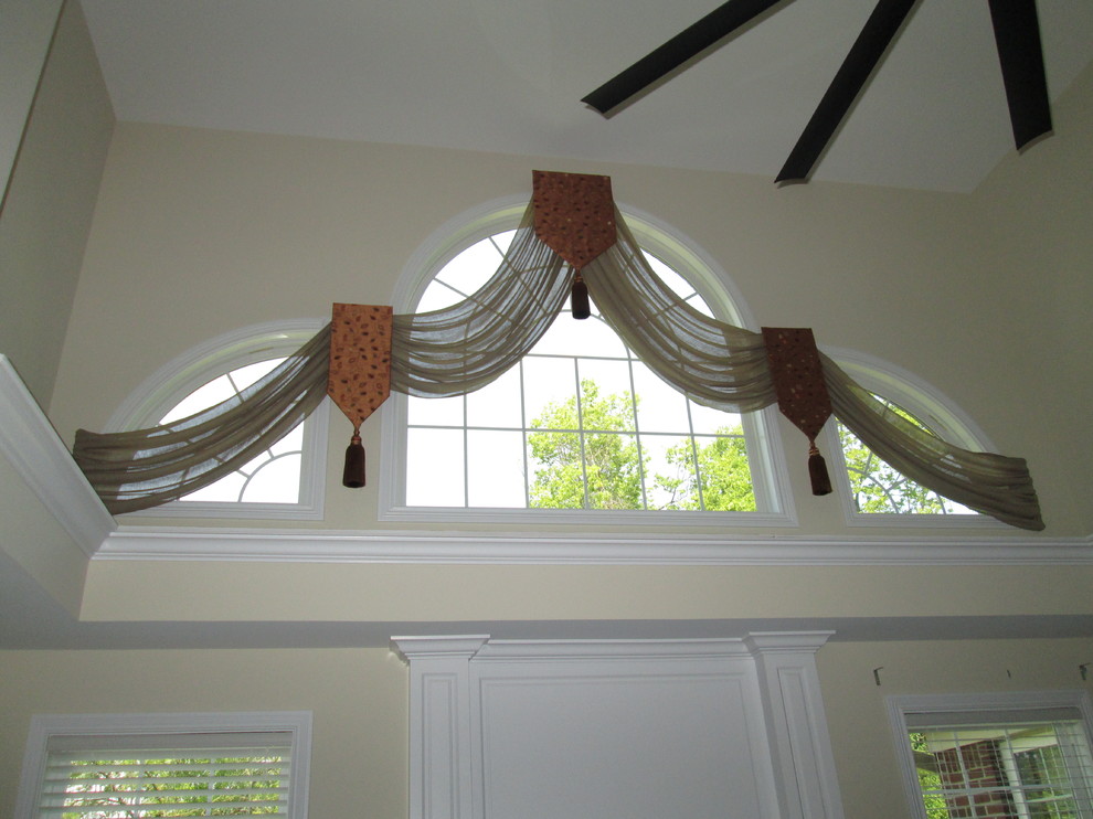 Arched Window Valance - Classique - Salon - Cincinnati - par All Things ...