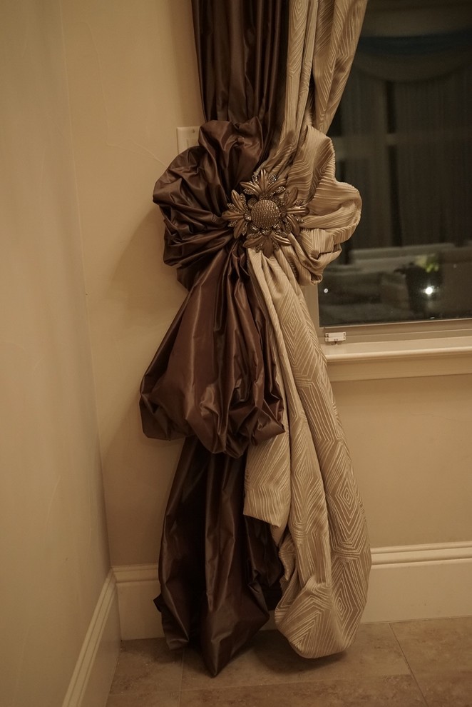 Brown Fusion - Contemporary - Living Room - Columbus - by LE MONDE du ...