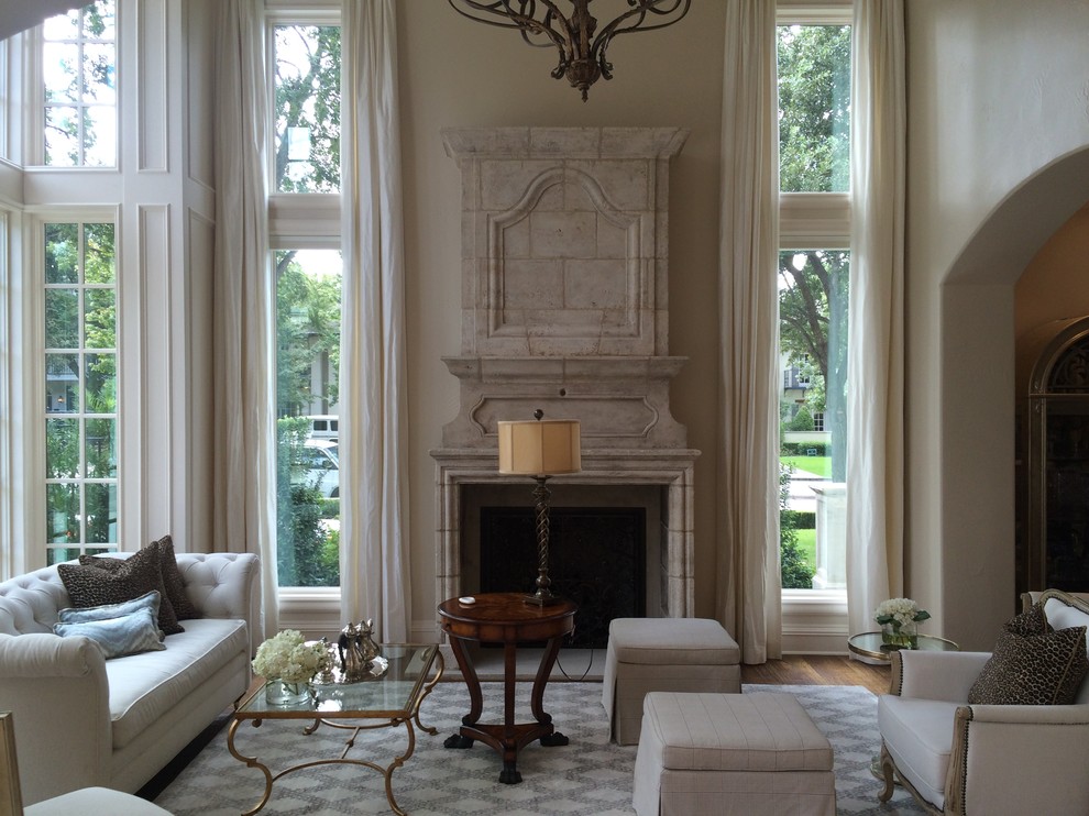 Cellular - Traditional - Living Room - Dallas - by Larry Craven | Houzz