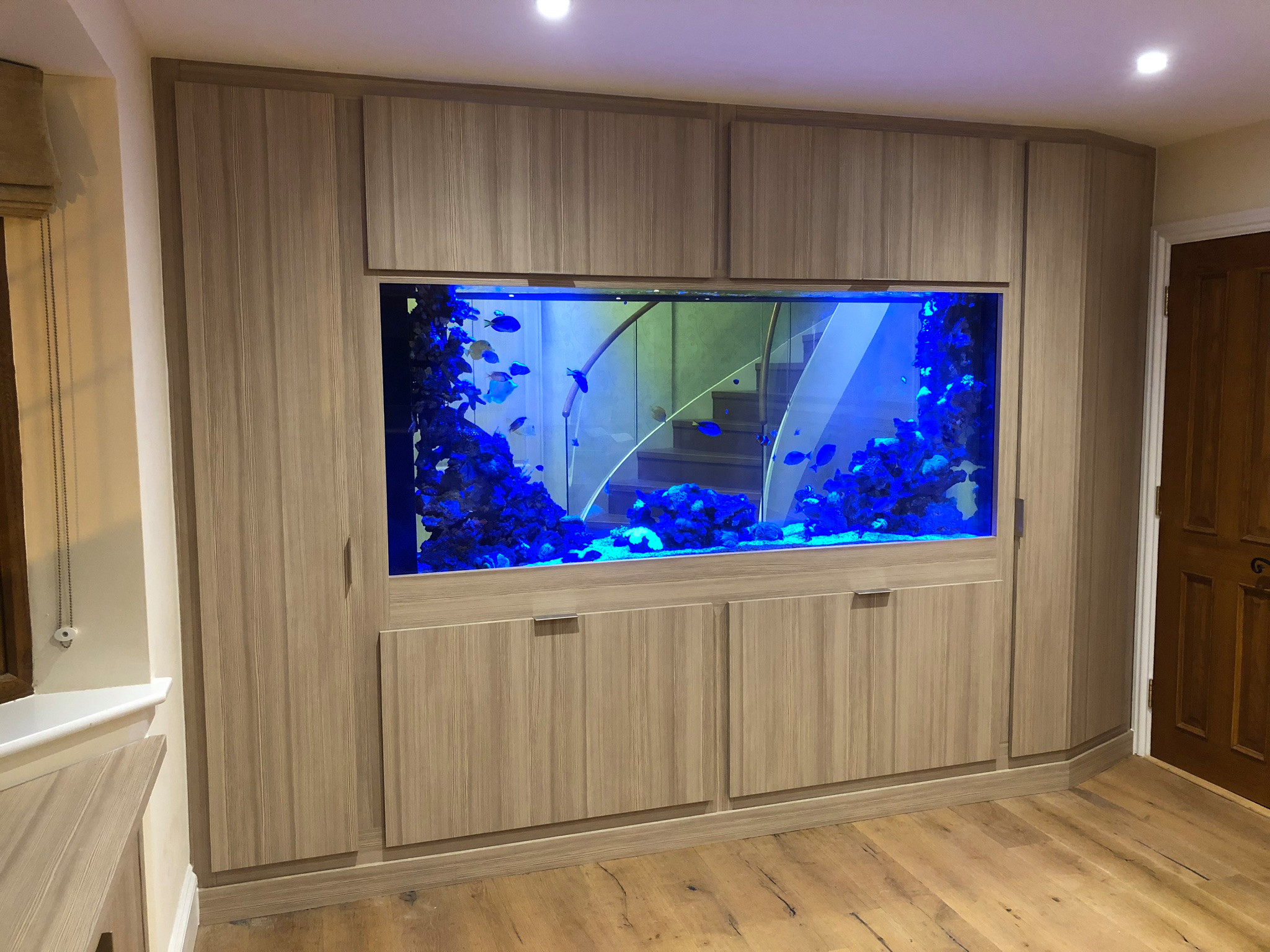 Walls Of Wood With Wall Fish Tanks