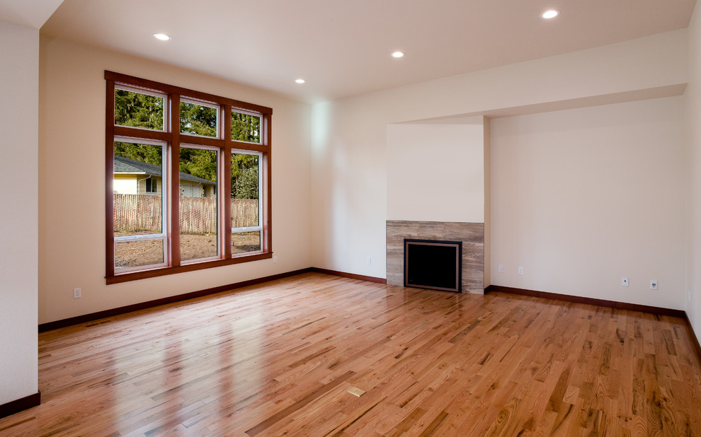 Custom home designed by Alan Mascord Design - Klassisch - Wohnbereich ...