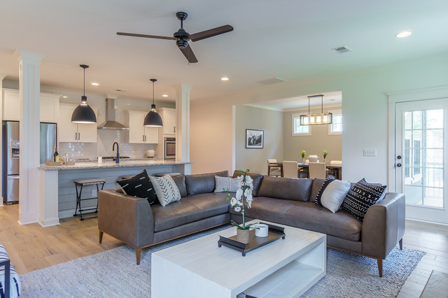 Darrell Creek Model House-Open Living Floorplan - Classique - Salon - Charleston - par Crescent ...