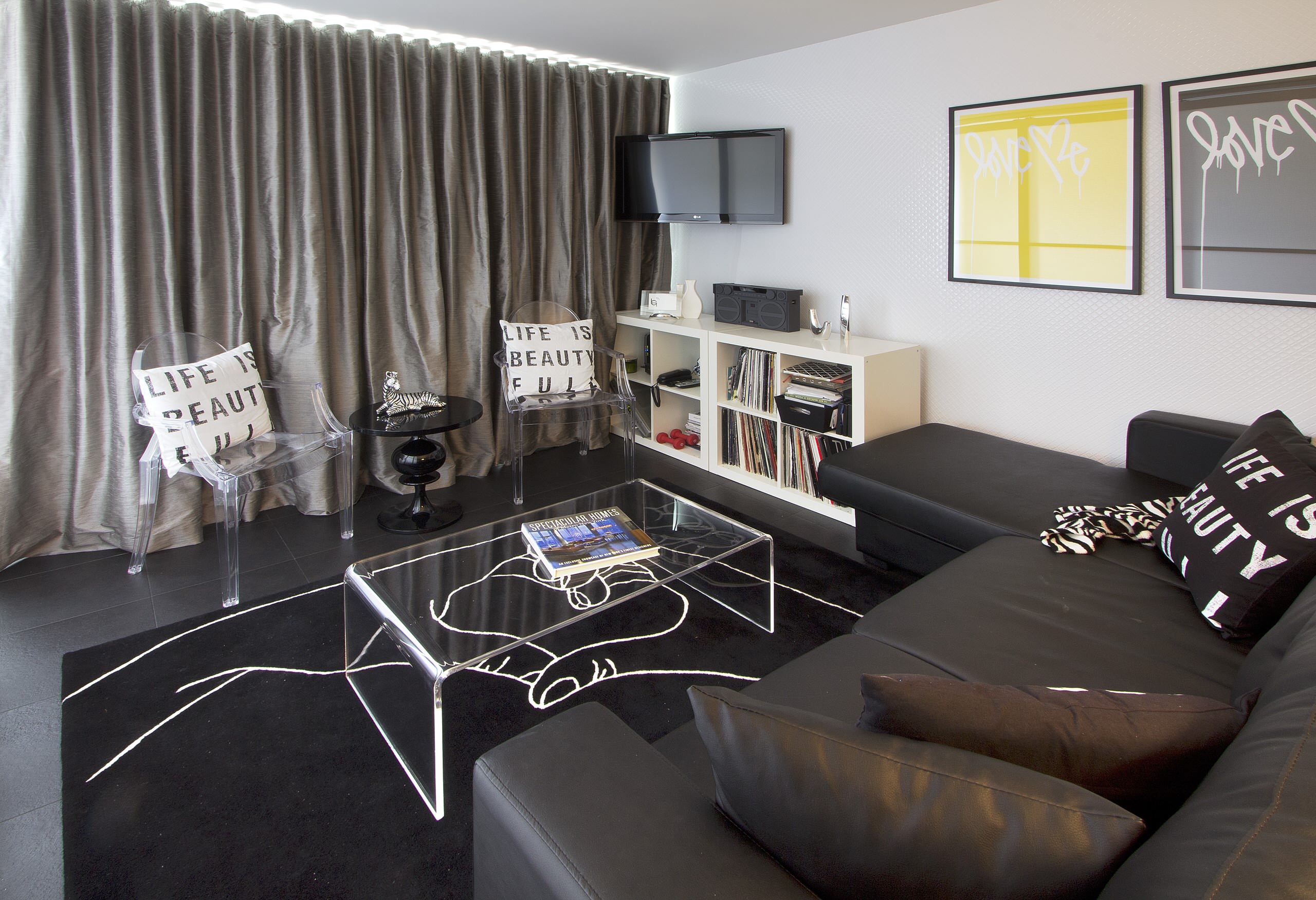 Clean Dj Room