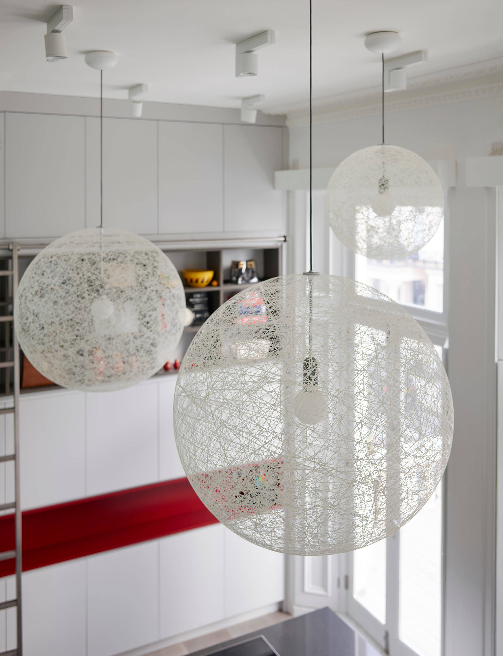 Houzz Tour: A Small Studio Apartment Gets a Mezzanine Bedroom