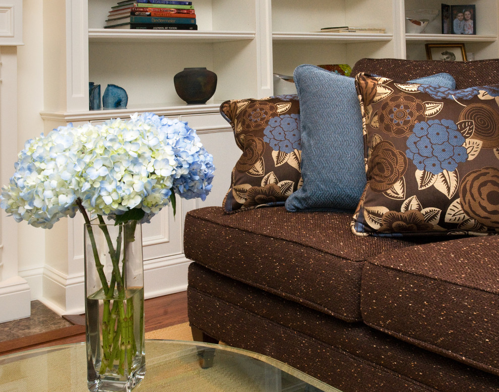 Edgemont NY - Traditional - Living Room - New York - by DeBear Designs ...