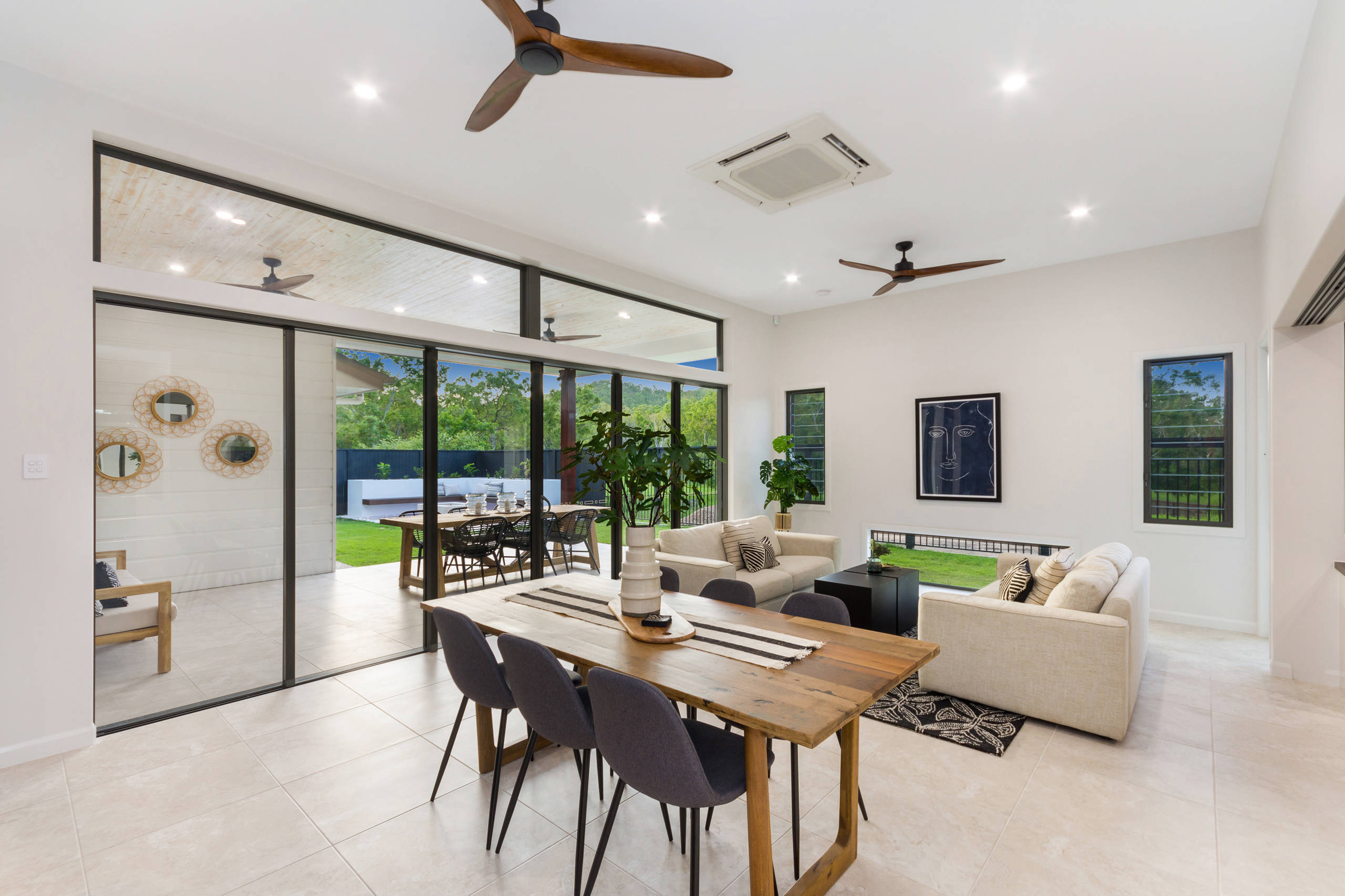 family-310-display-home-by-martin-locke-homes-at-elliot-springs-martin ...
