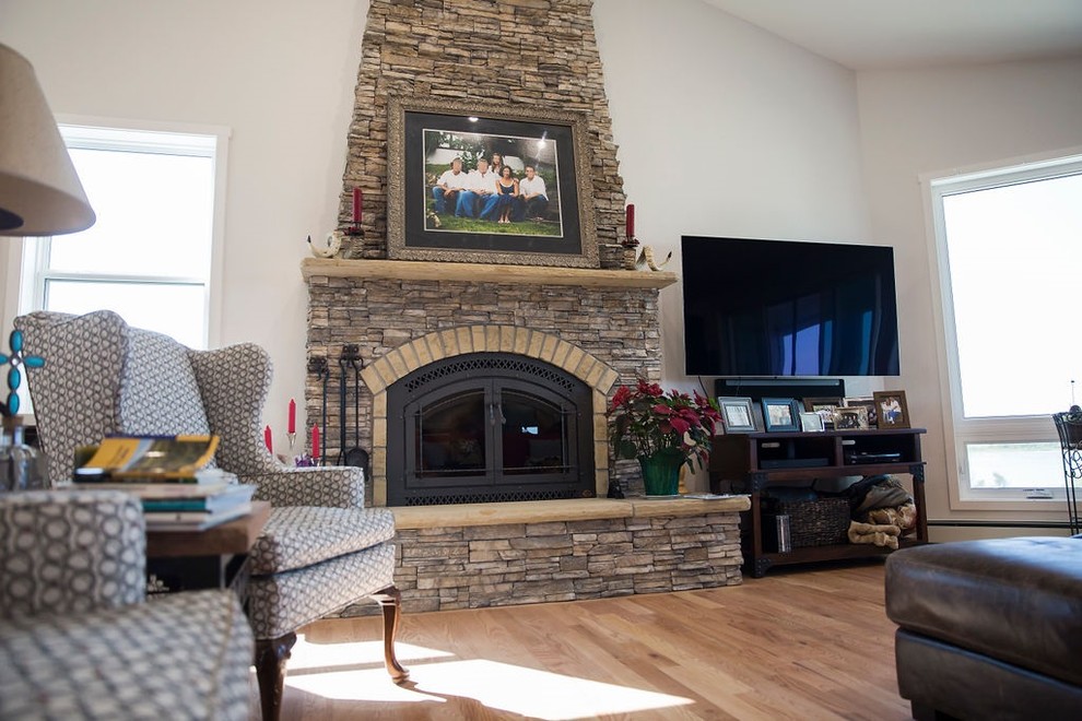 Fireplaces - Farmhouse - Living Room - Denver - by Spanjer Homes | Houzz
