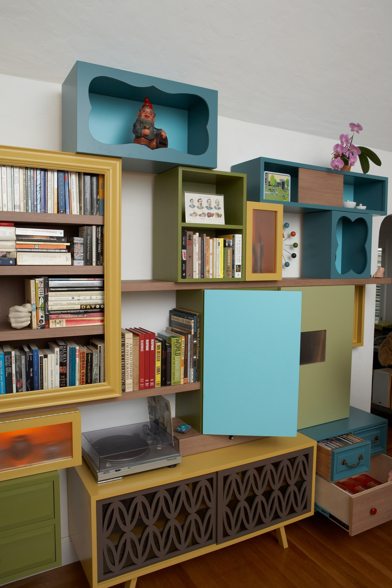 Interview: The Wonderful World of Thomas Wold