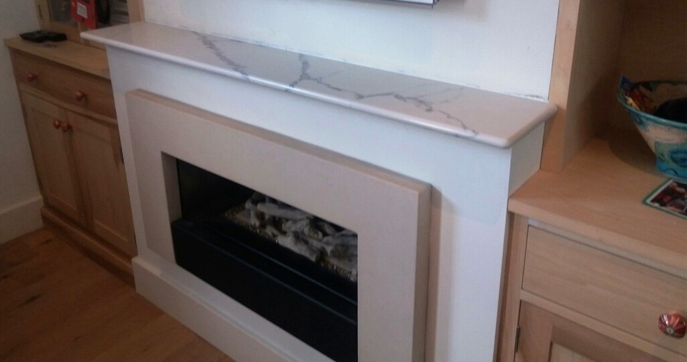 Hammersmith kitchen and fireplace in Statuario quartz polished ...