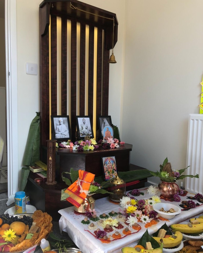 Hindu Temple/Shrine - Modern - Wohnbereich - Edinburgh - von UWood ...
