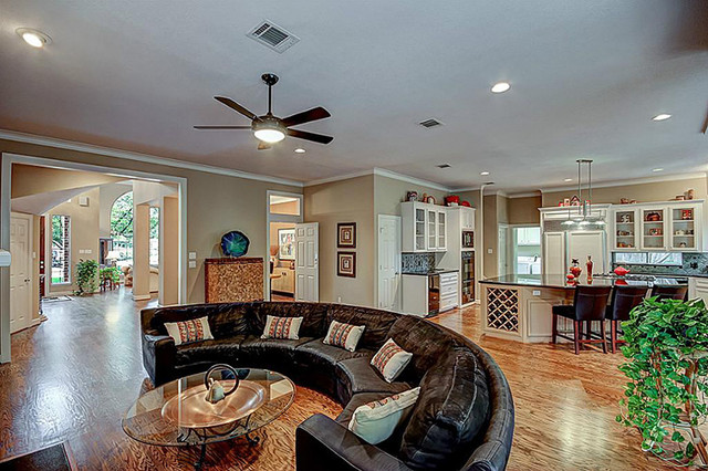 Houston Properties, Memorial Villages 8911 Cardwell Lane - Traditional ...