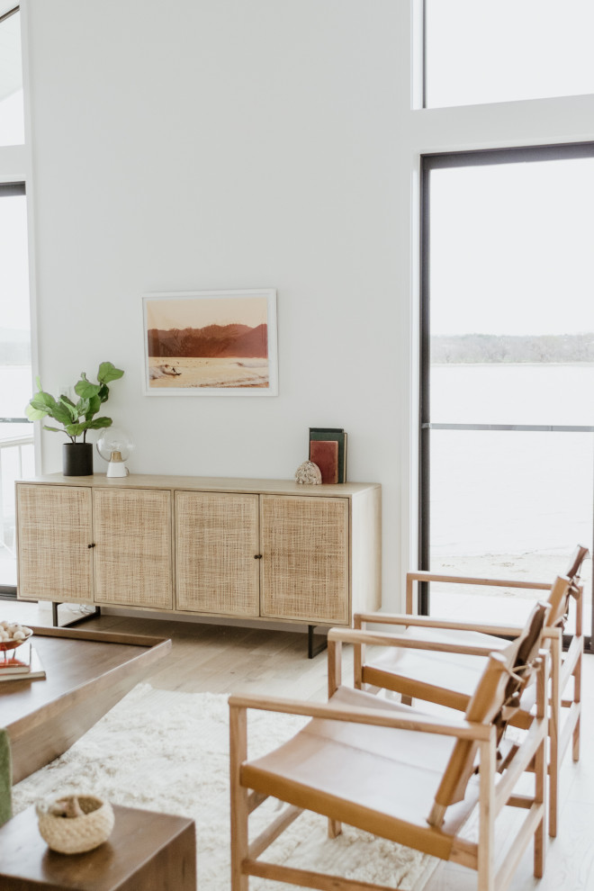 Lake LBJ 2 - Beach Style - Living Room - Austin - by Loot Rentals | Houzz