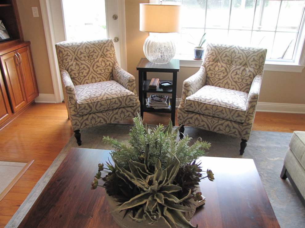 Living Room - Traditional - Living Room - Miami - by Fine Design ...
