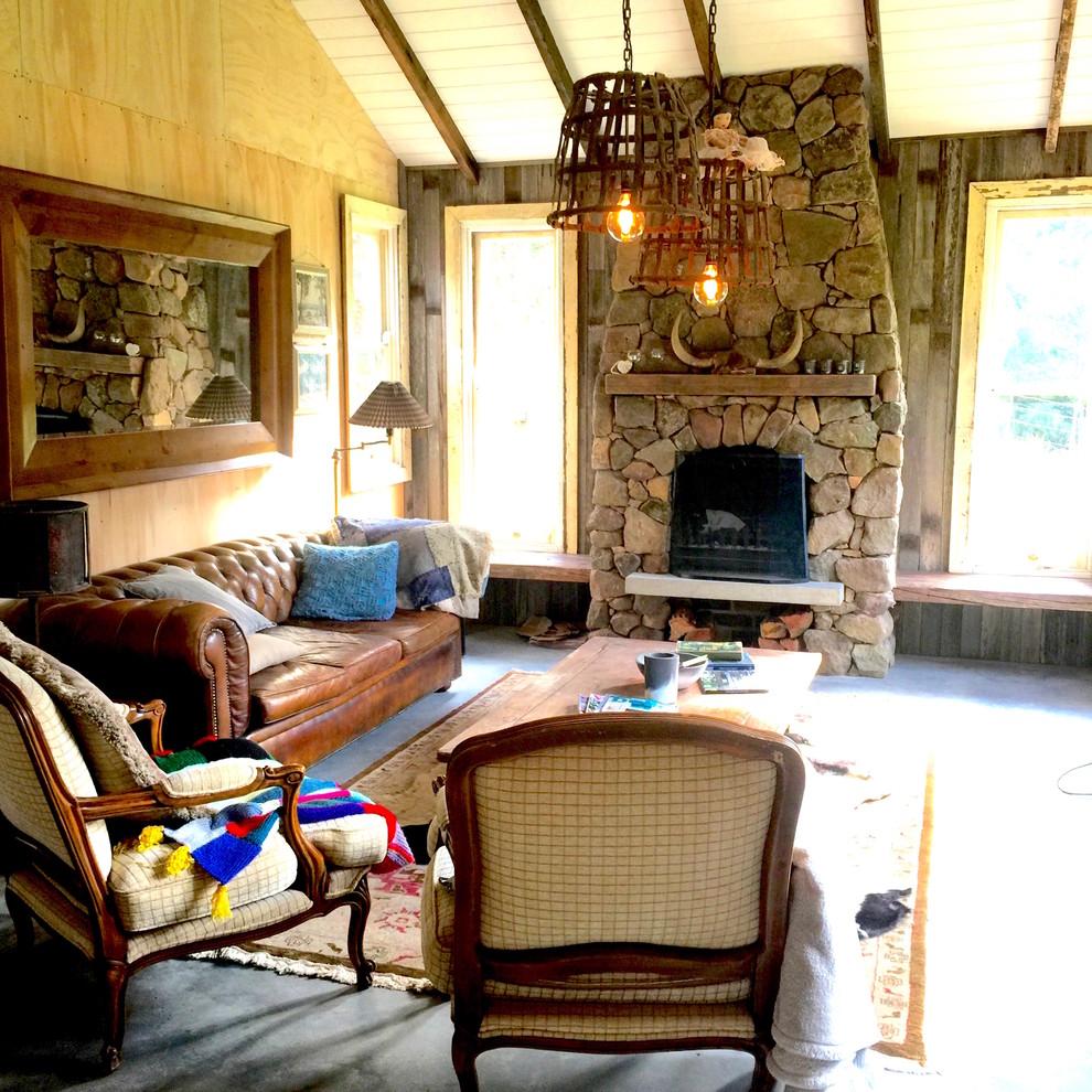 Lounge room with custom made window seats and pendant lights - Rustic ...