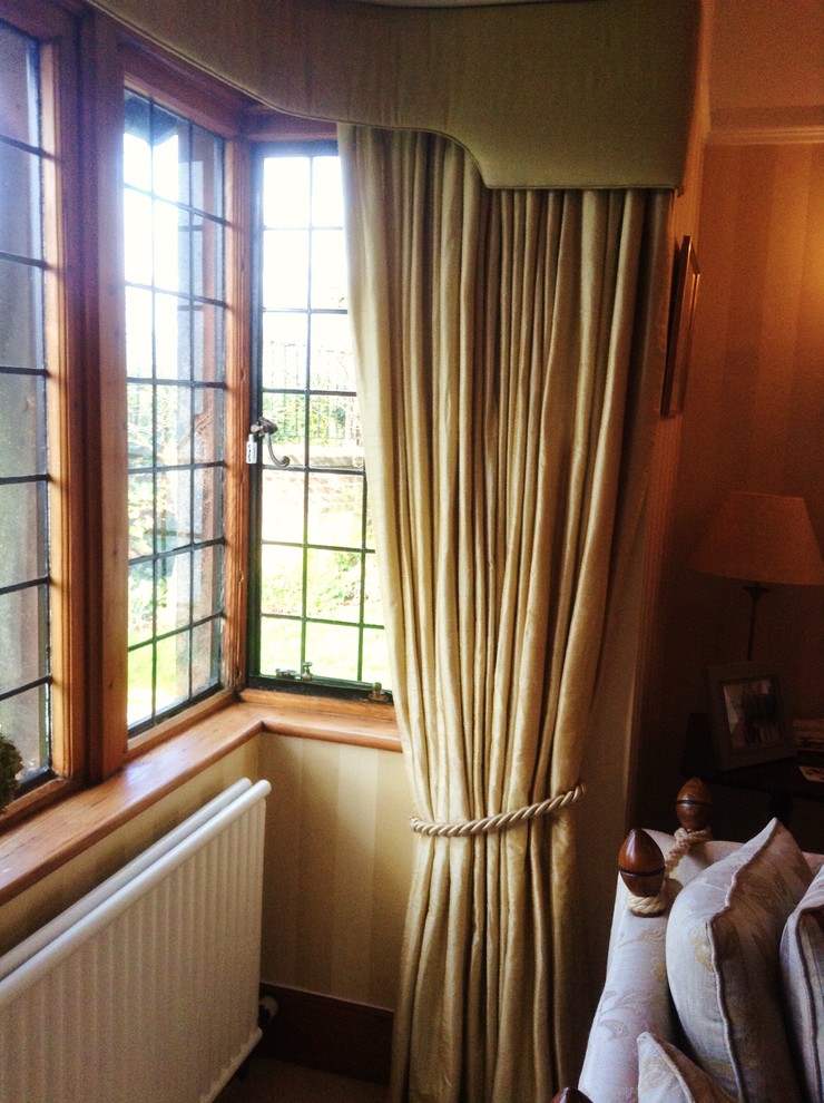 Luxury padded silk pelmet & curtains - Traditional - Living Room - Cheshire - by Julie Sinclair ...