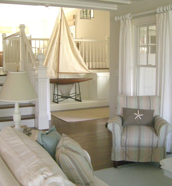 Houzz Tour: A Coastal Cottage Delights in a Wealth of White