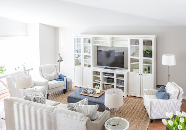 Maximizing a small living space - Traditional - Living Room - Montreal ...