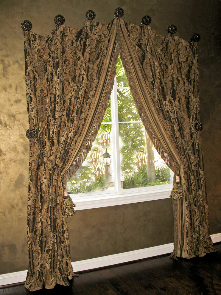 Medallion Drapery - Traditional - Living Room - Los Angeles - by Anna ...