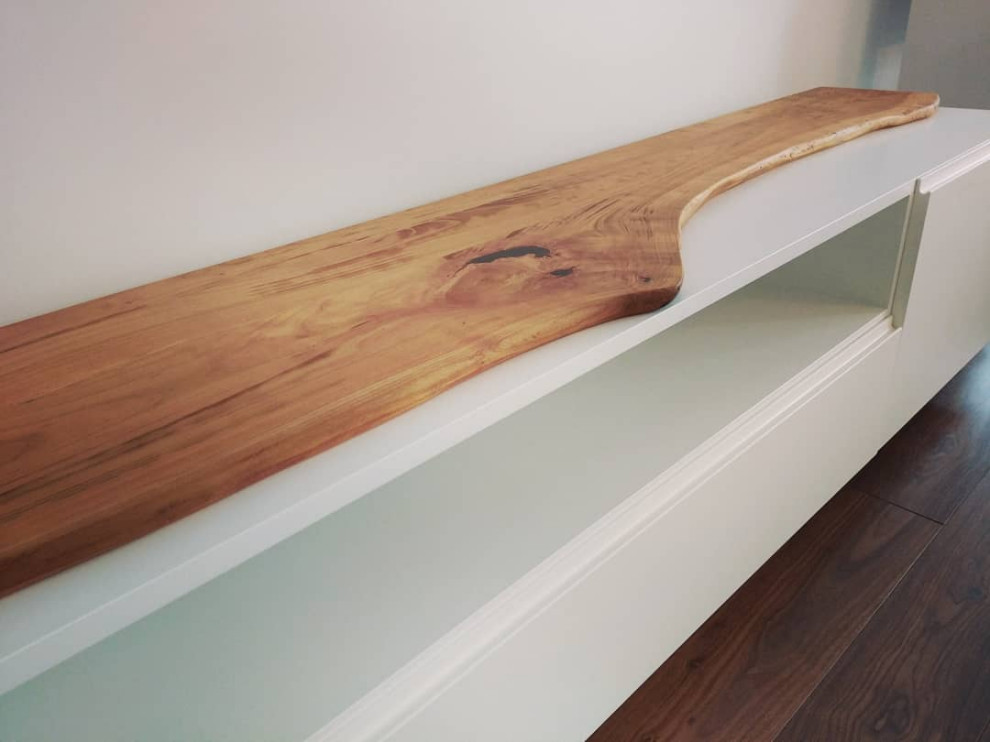 Meuble TV mdf laqué et merisier live edge - Contemporary - Living Room ...