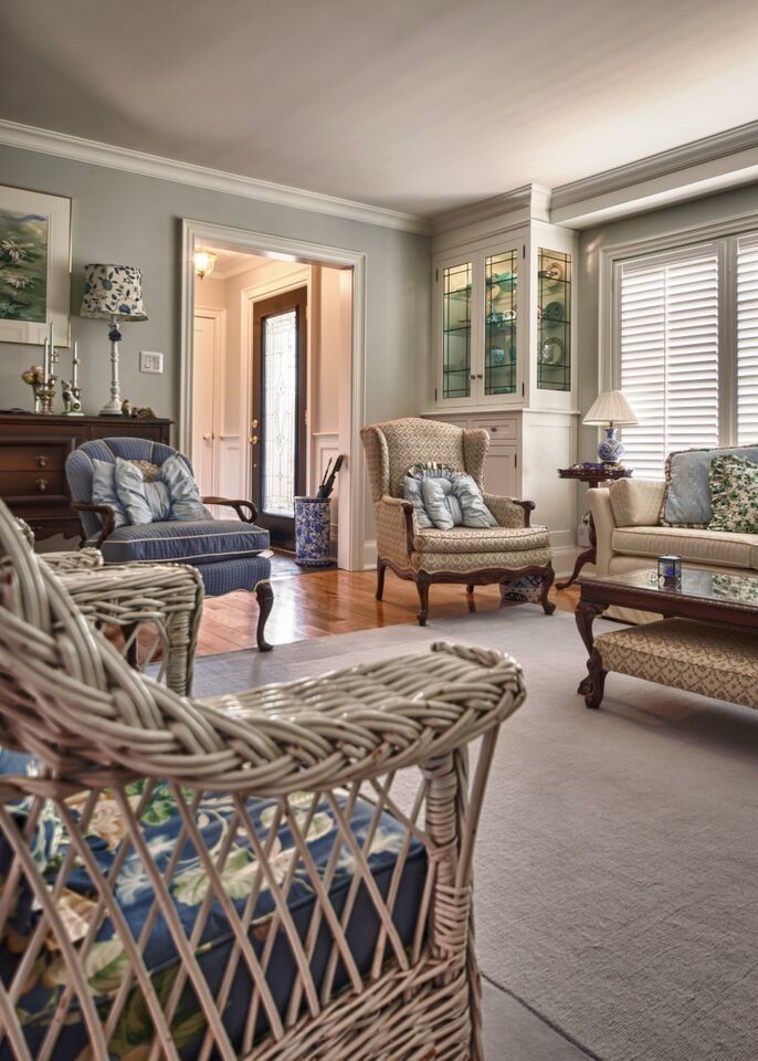 Millwork - Traditional - Living Room - Toronto - by Hustler Design ...