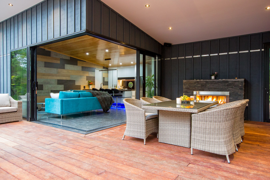 Mixed timber & concreate flooring on feature wall - Contemporary ...