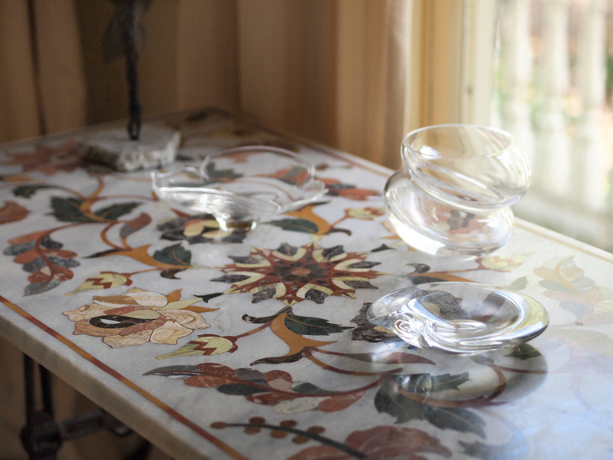 My Houzz: Art and Antiques in a Louisiana Center-Hall Cottage