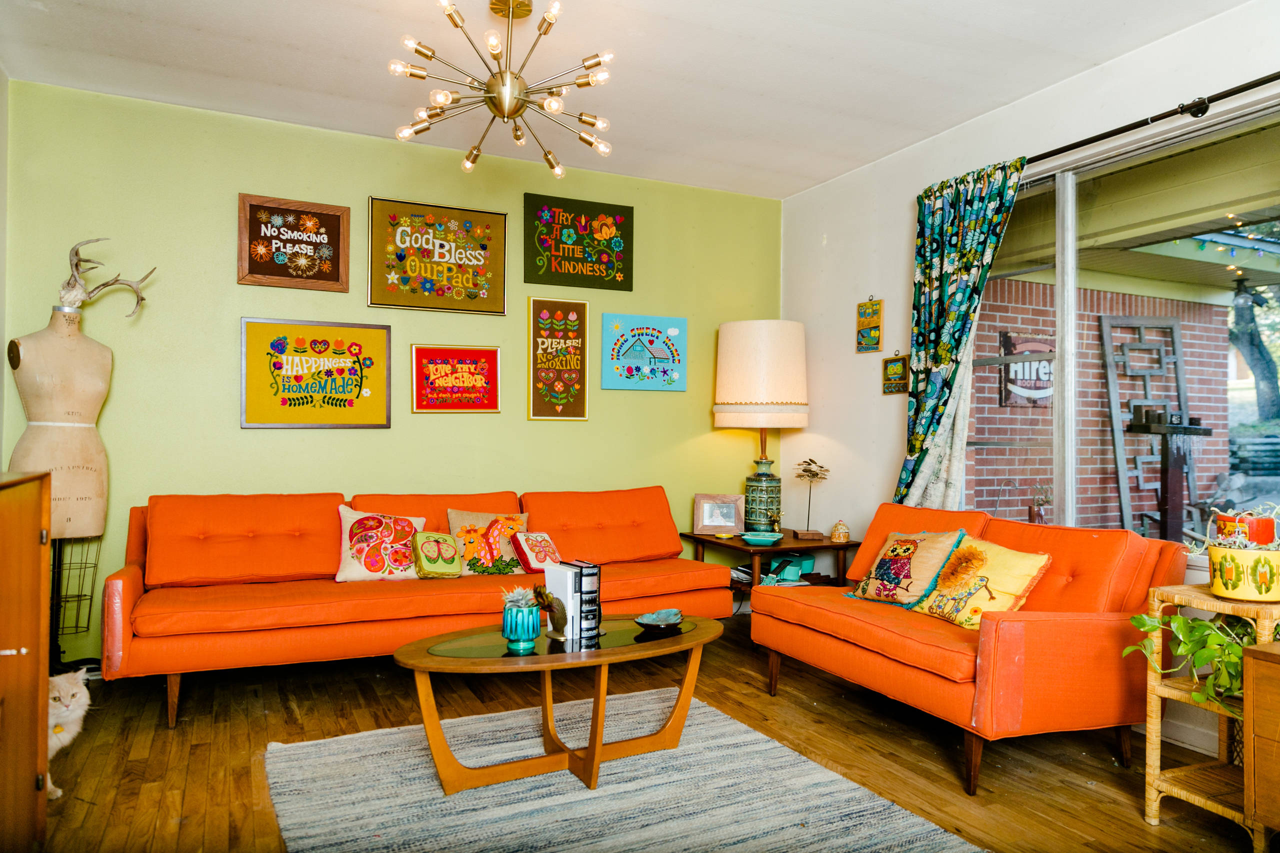My Houzz: Bold Vintage Color in a 1962 Austin Ranch House