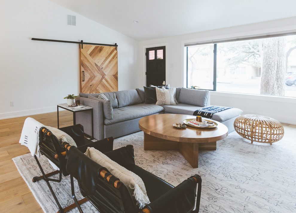 My Houzz: Classic Update for a 1957 Austin Ranch House - Living Room ...