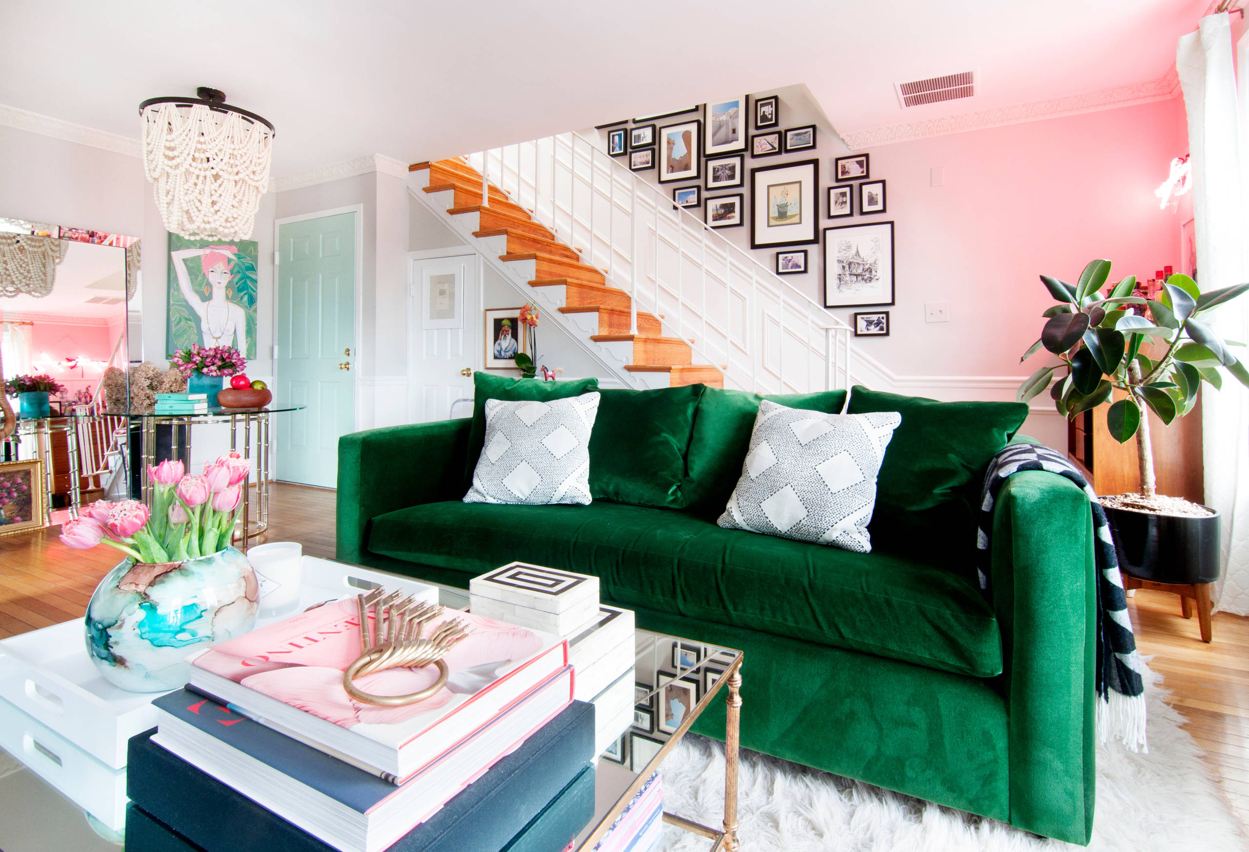 5 Daring Sofa Colors to Make Your Living Room Come to Life