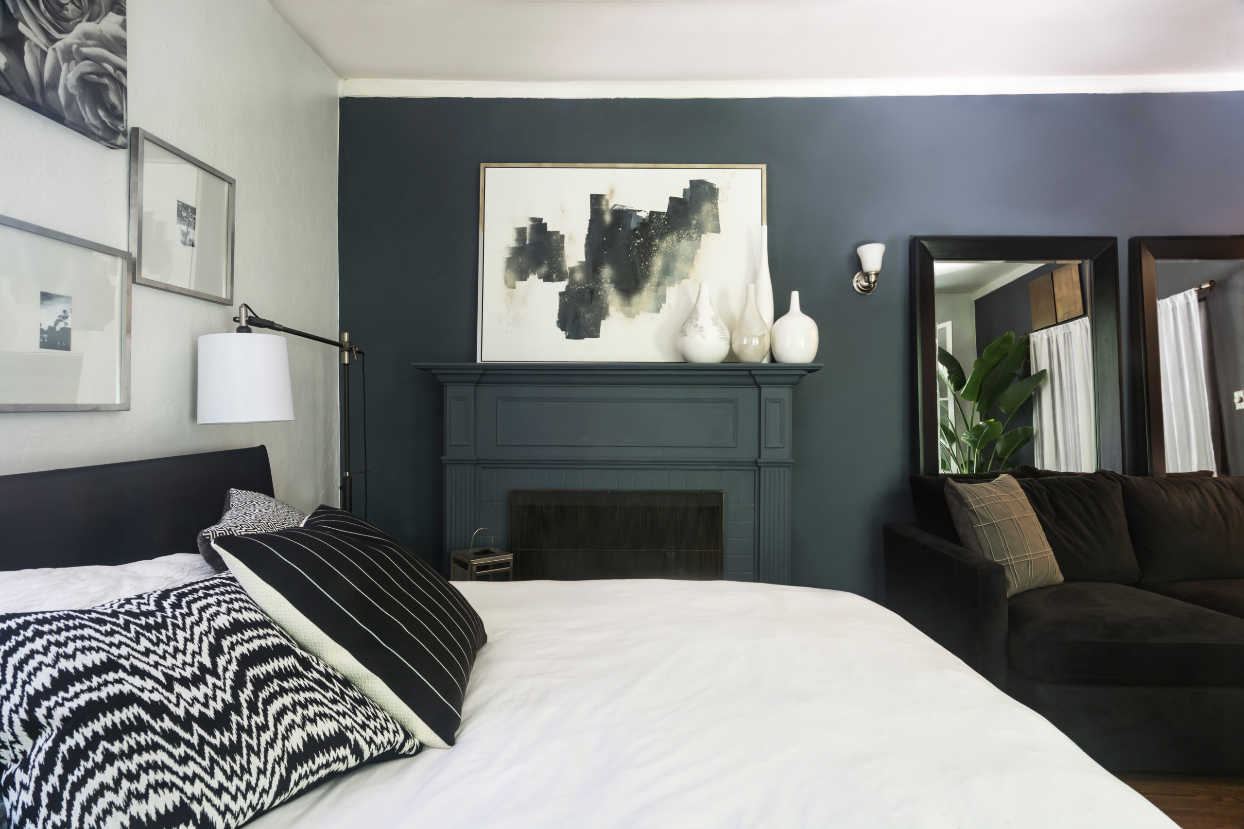 My Houzz: A 550-Square-Foot Studio Gets High-Contrast Style