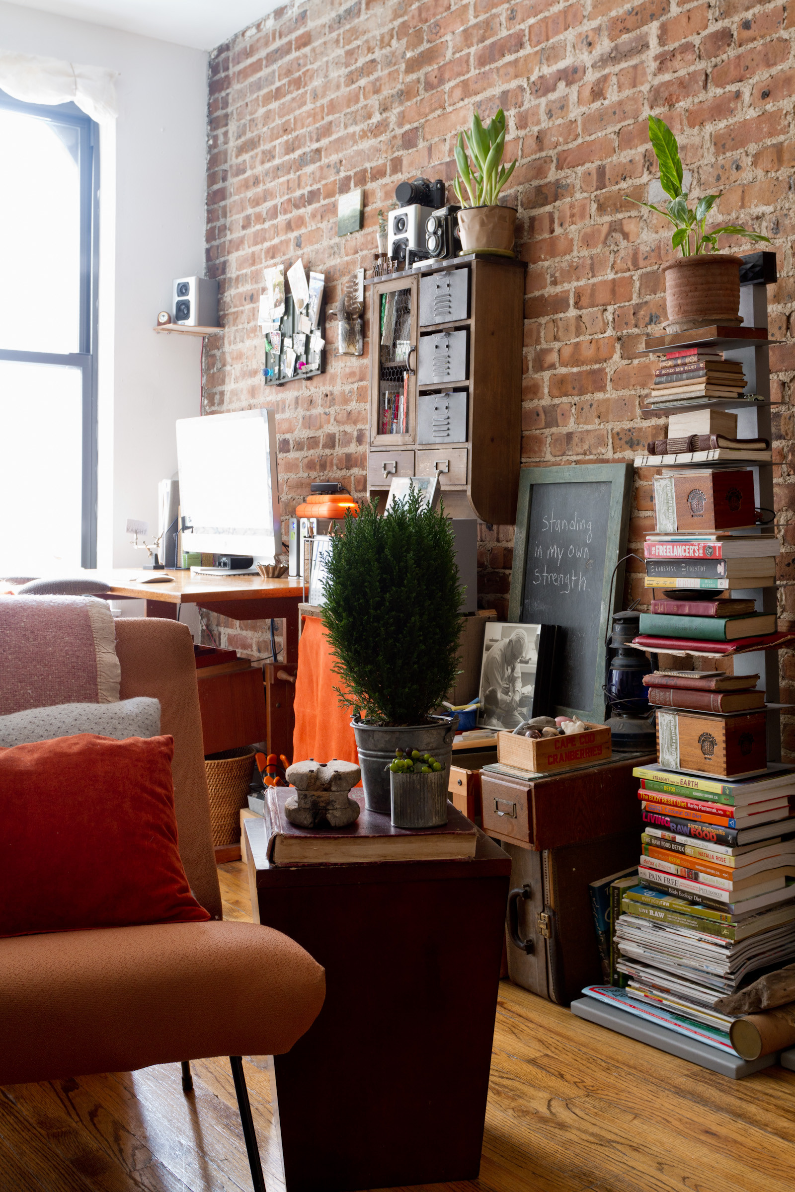 My Houzz: Living, Working and Storytelling in 300 Square Feet