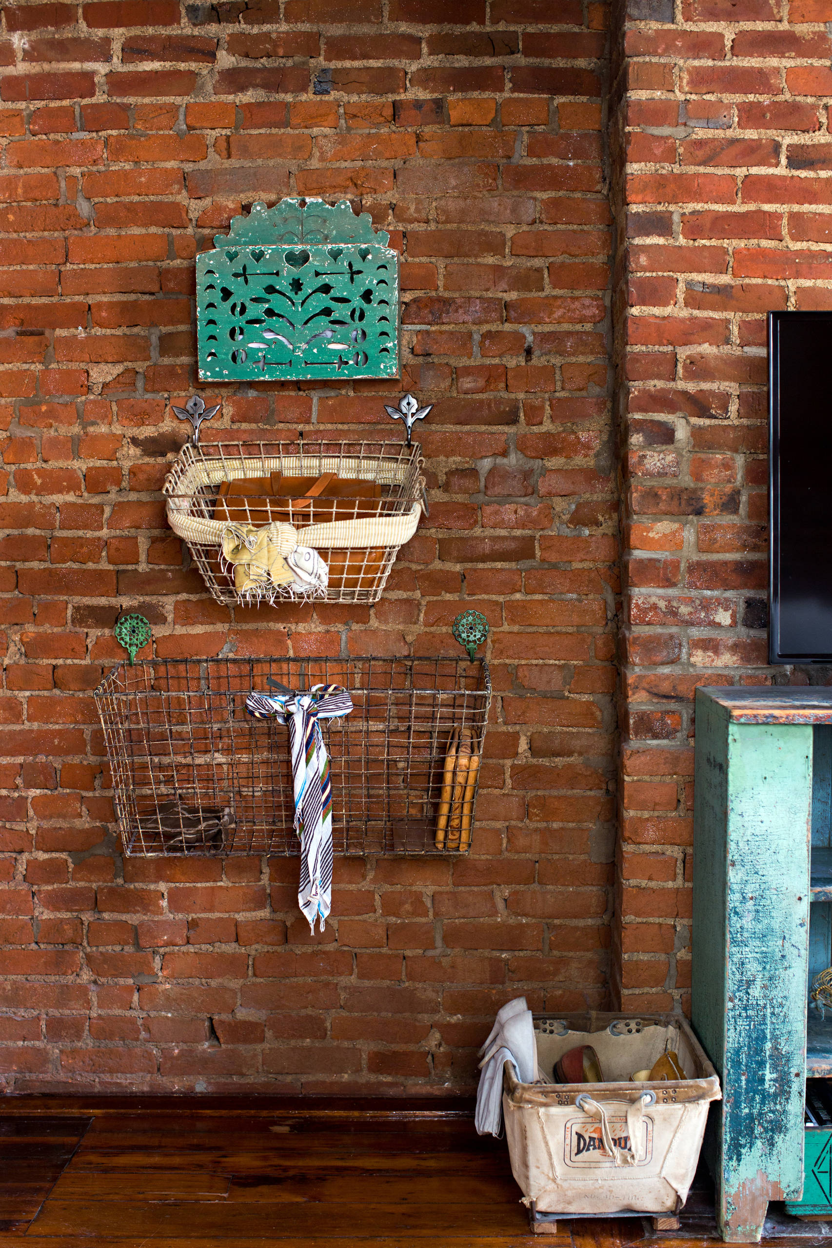 My Houzz: Sweet Vintage Touches in an 1865 Cincinnati Loft