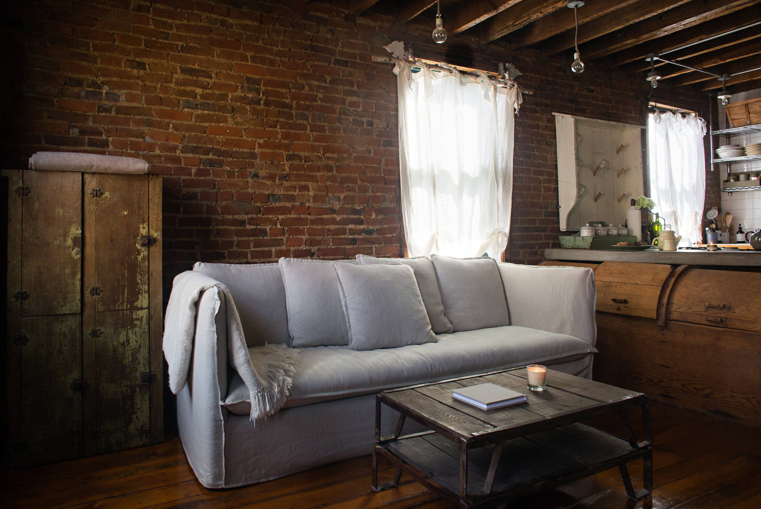 My Houzz: Sweet Vintage Touches in an 1865 Cincinnati Loft