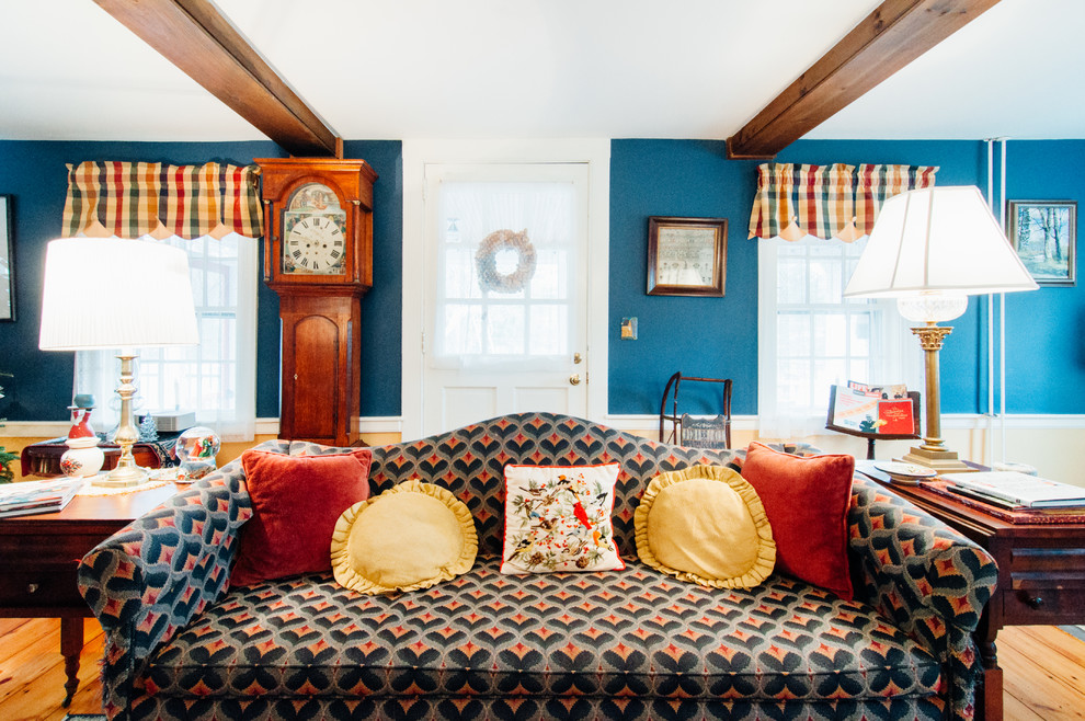 My Houzz: Traditional Christmas Charm in an Updated 1840s Home ...