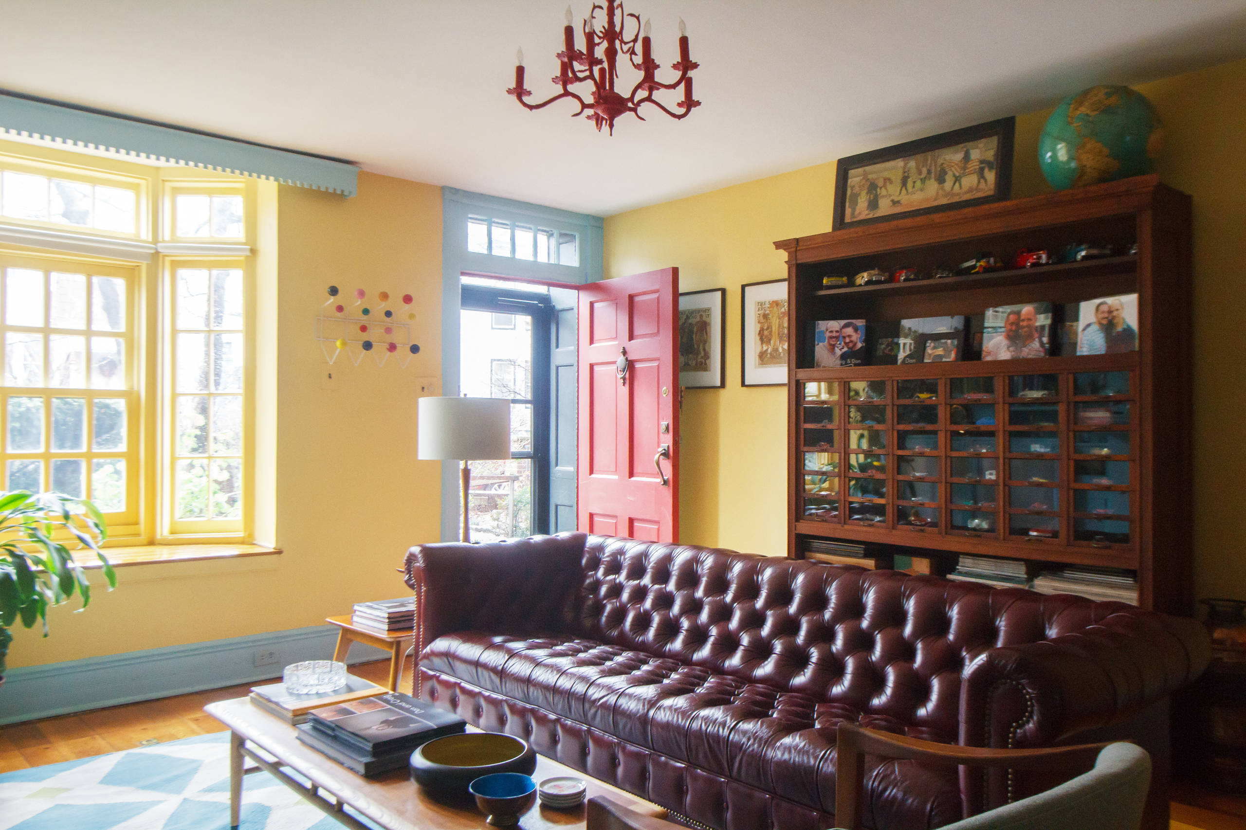 My Houzz: Vibrant Victorian Row House With Midcentury Style