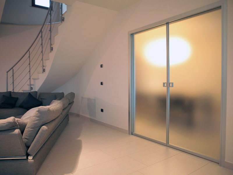 Porte da interno scorrevoli a scomparsa in alluminio e vetro ...