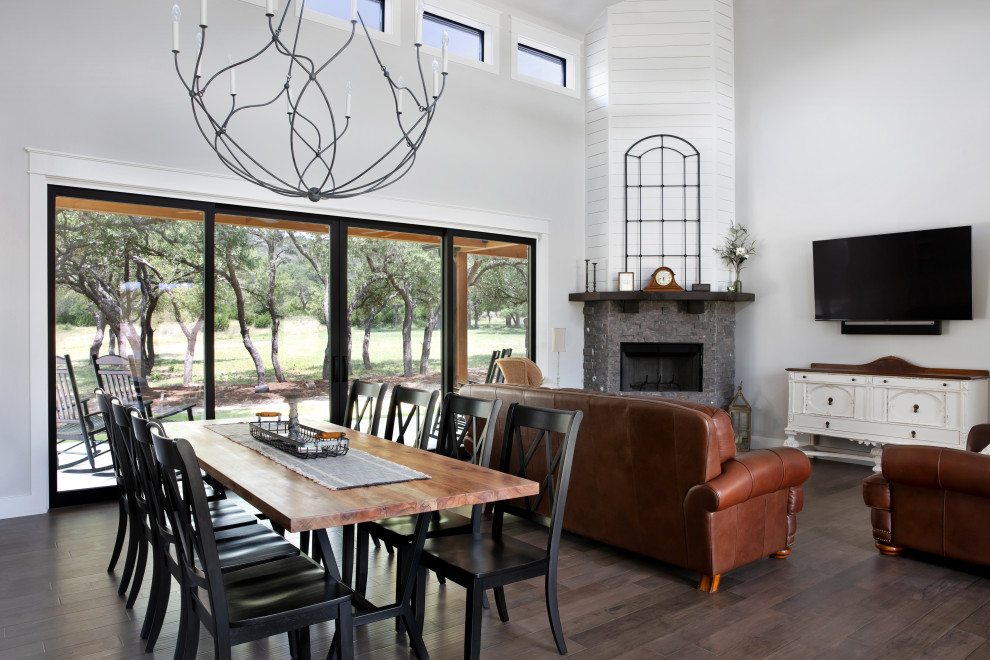 Ranch Home Living Room - Farmhouse - Living Room - Austin - by Kelley ...