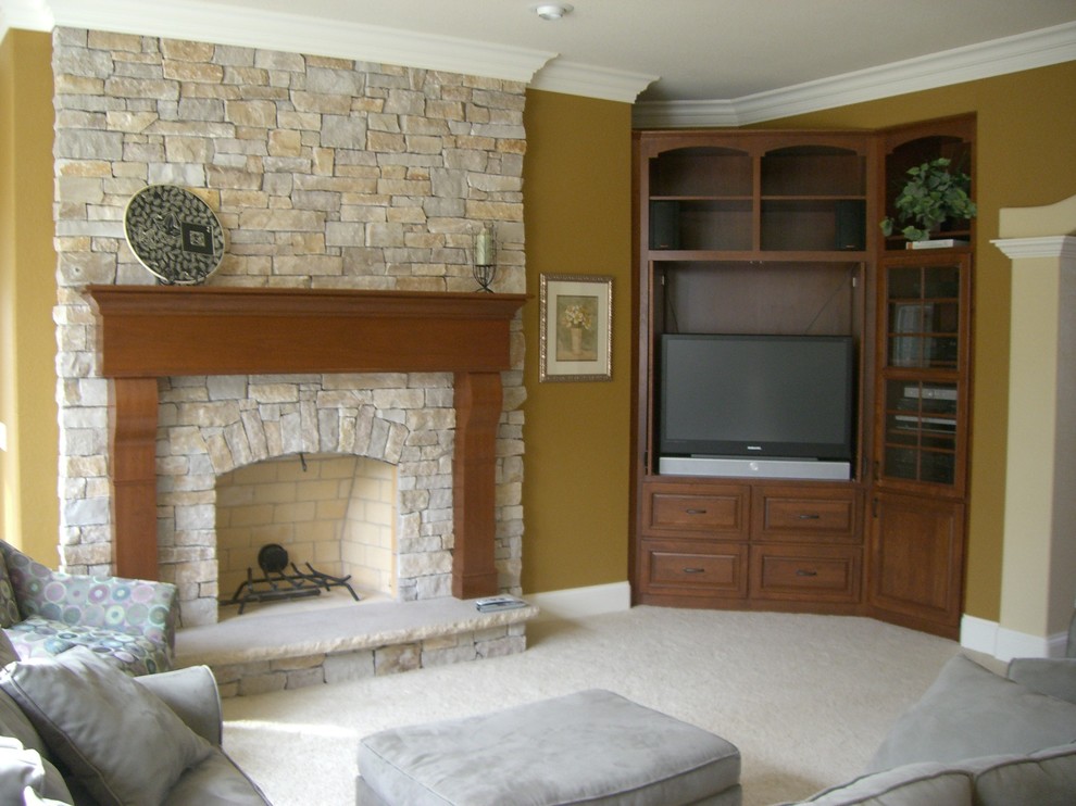 Red Brick - Traditional - Living Room - Milwaukee - by Ascent Custom ...